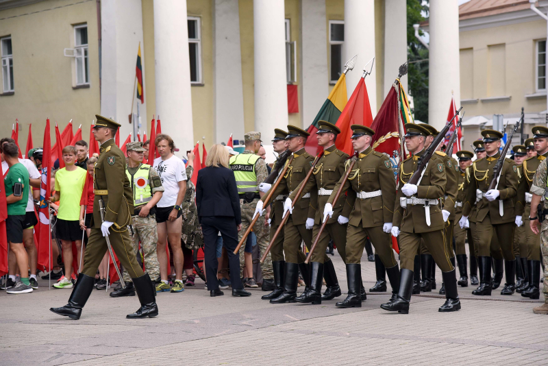Mindaugo karūnavimo dieną Vilniuje – NATO naikintuvų skrydžiai, XIV a ...